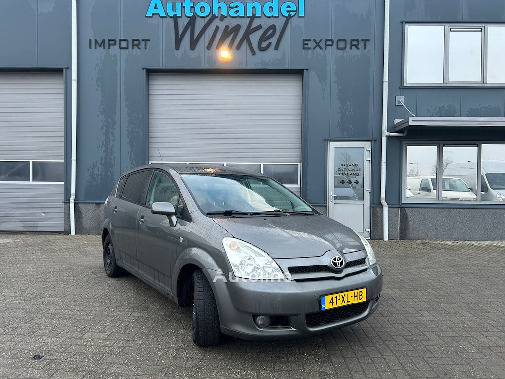 Toyota Verso 1.6 VVT-i Dynamic minivan