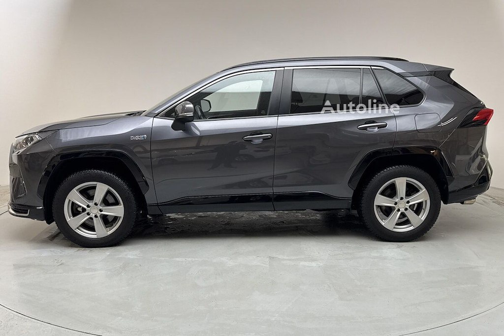 Prodaje se Toyota RAV4 krosover na aukciji