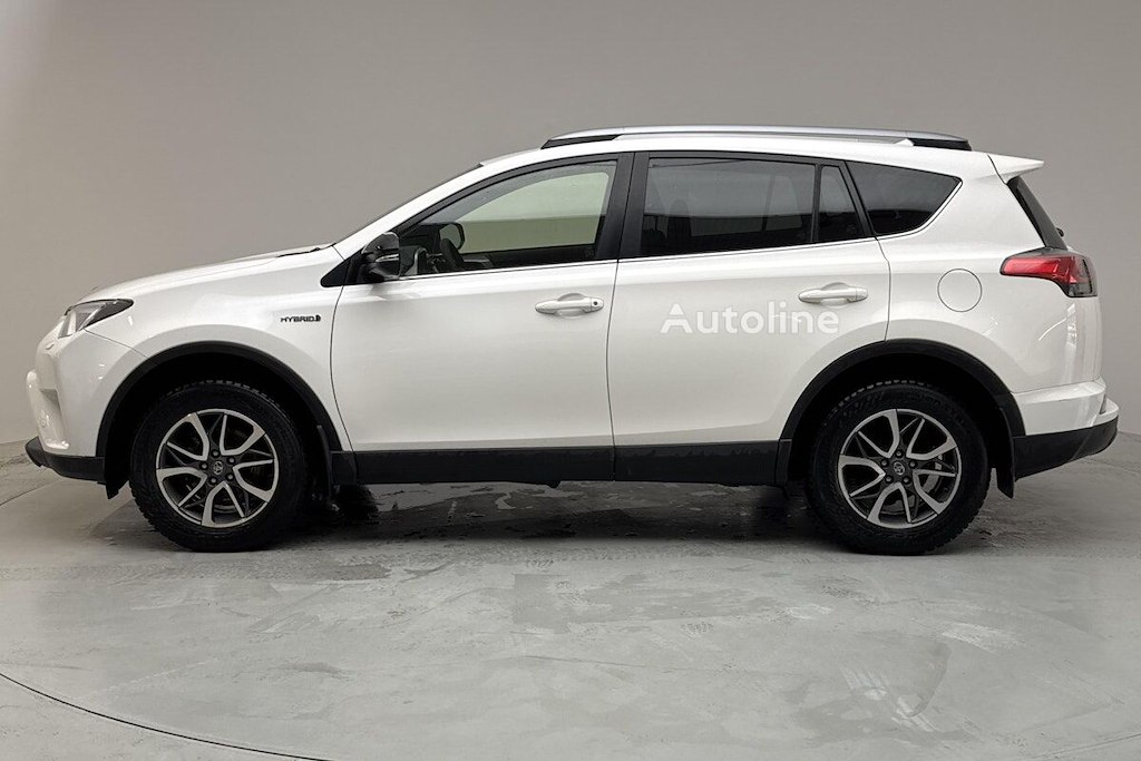 Prodaje se Toyota RAV4 krosover na aukciji