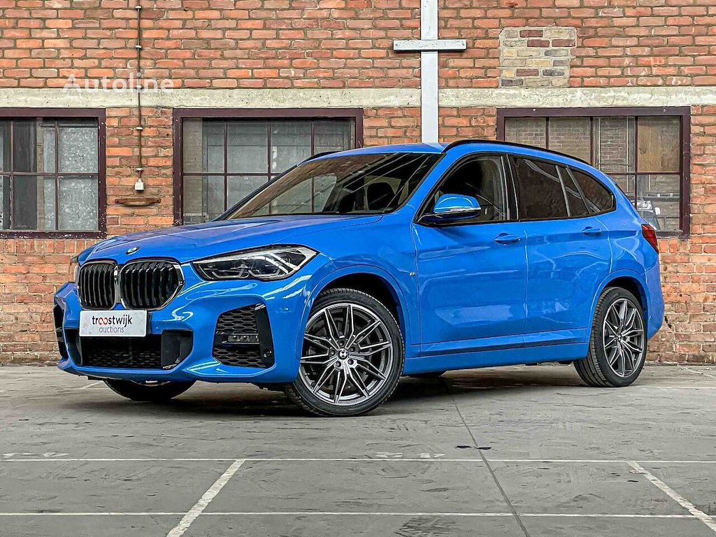 Prodaje se BMW X1 krosover na aukciji