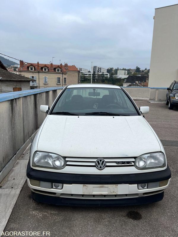 Prodaje se Volkswagen GOLF hečbek na aukciji