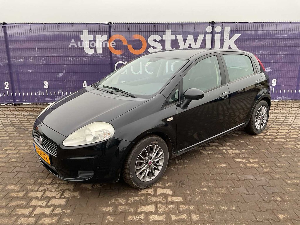 Prodaje se FIAT Punto Evo 1.4 Dynamic hečbek na aukciji