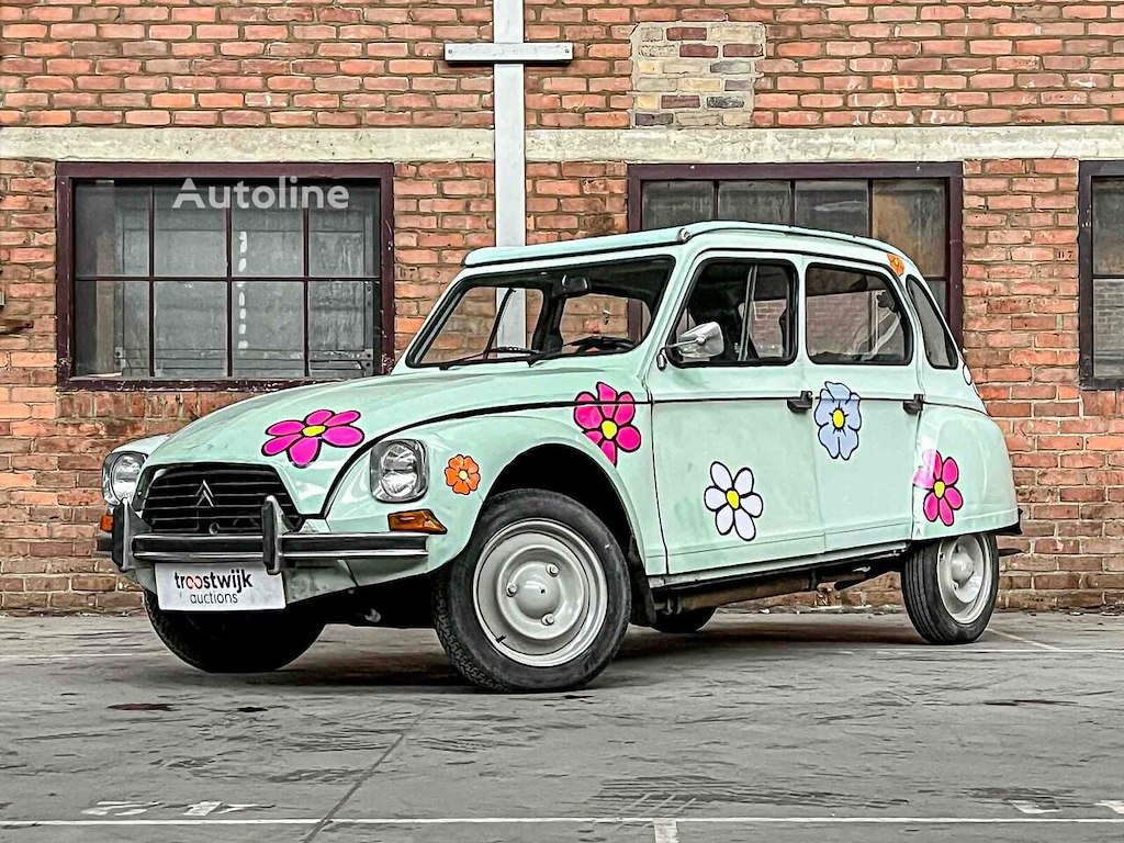 Prodaje se Citroen 2 CV hečbek na aukciji