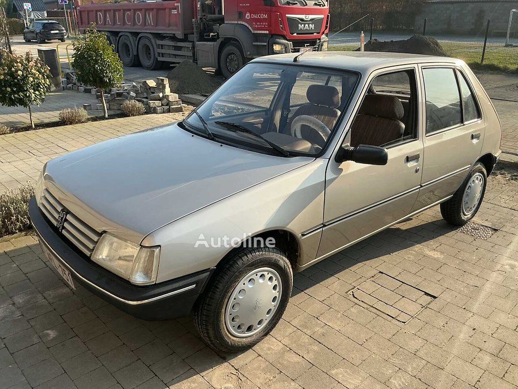 Prodaje se Peugeot 205 20AK22/1 hečbek na aukciji