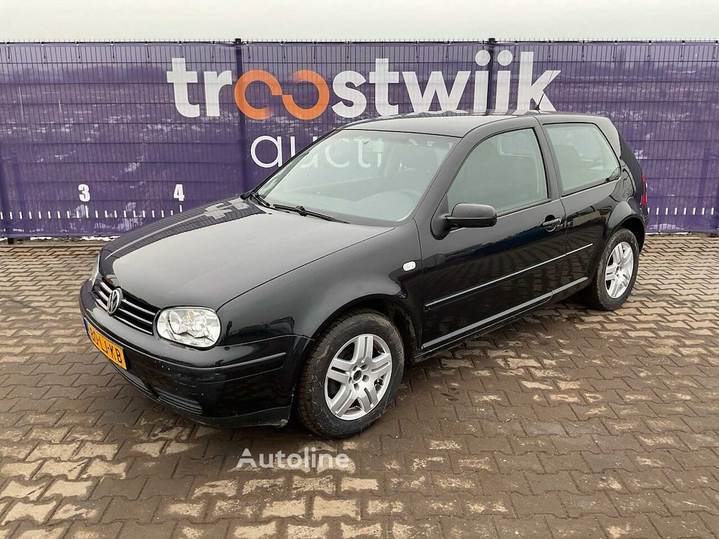 Prodaje se Volkswagen Golf 1.6-16V hečbek na aukciji