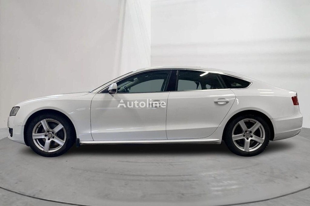 Prodaje se Audi A5 sedan na aukciji