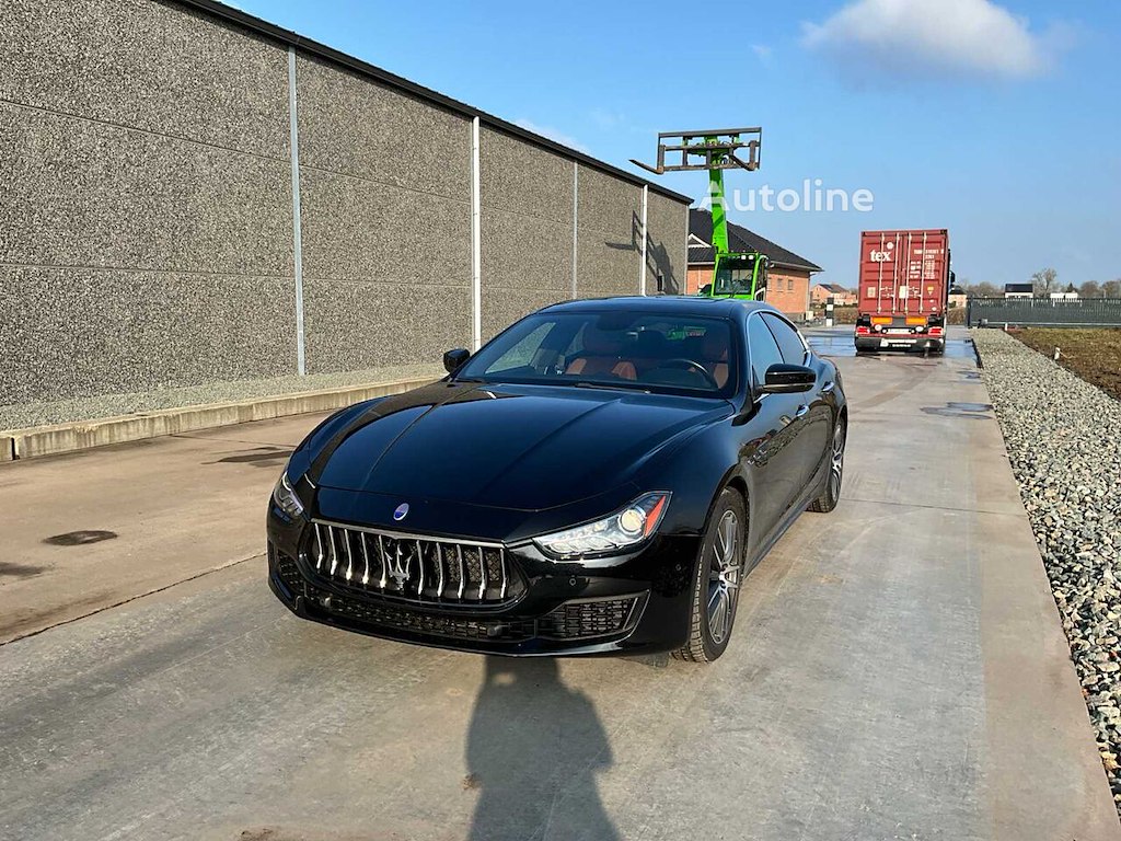 Prodaje se Maserati Ghibli sedan na aukciji