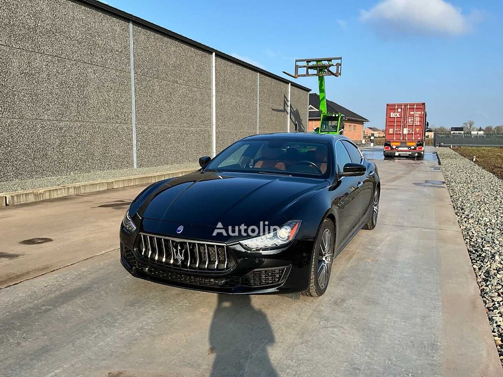 Prodaje se Maserati Ghibli sedan na aukciji