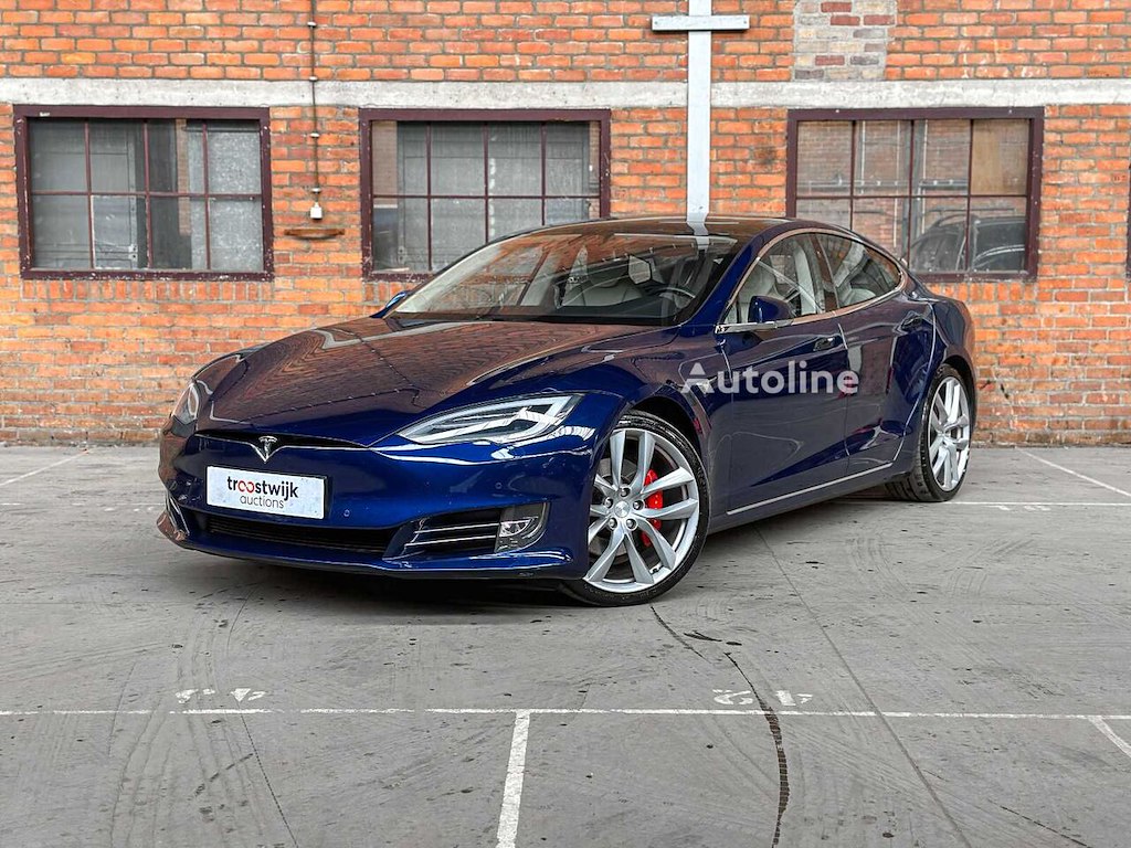 Prodaje se Tesla Model S sedan na aukciji