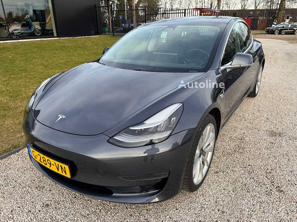 Prodaje se Tesla Model 3 Long Range AWD 75kWh sedan na aukciji