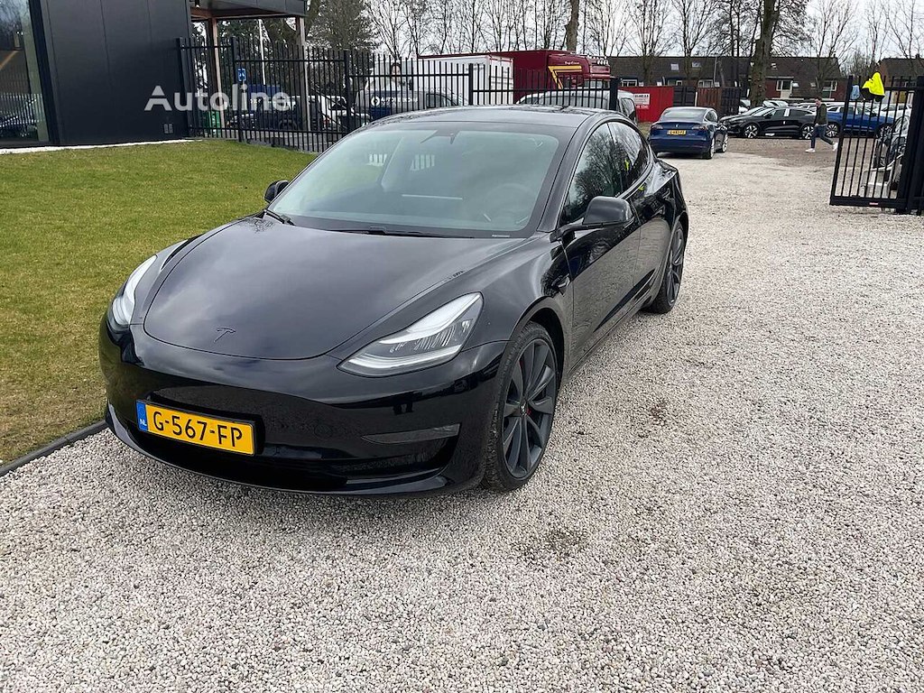 Prodaje se Tesla Model 3 Performance AWD 75 kWh sedan na aukciji