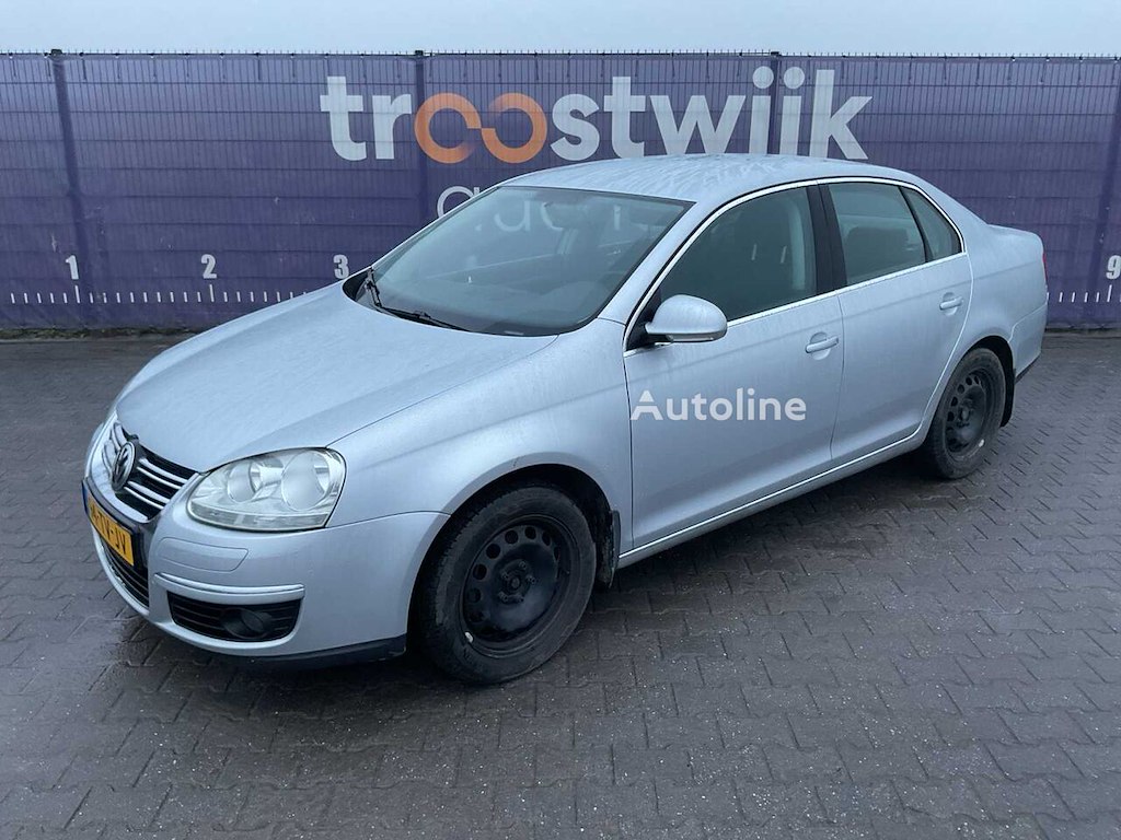 Prodaje se Volkswagen Jetta 1.6 FSI Comfortline sedan na aukciji