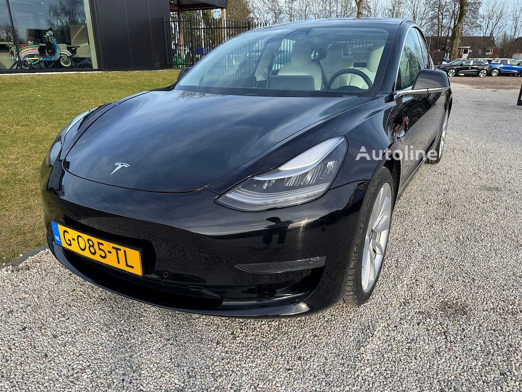 Prodaje se Tesla Model 3 Long Range AWD 75kWh sedan na aukciji