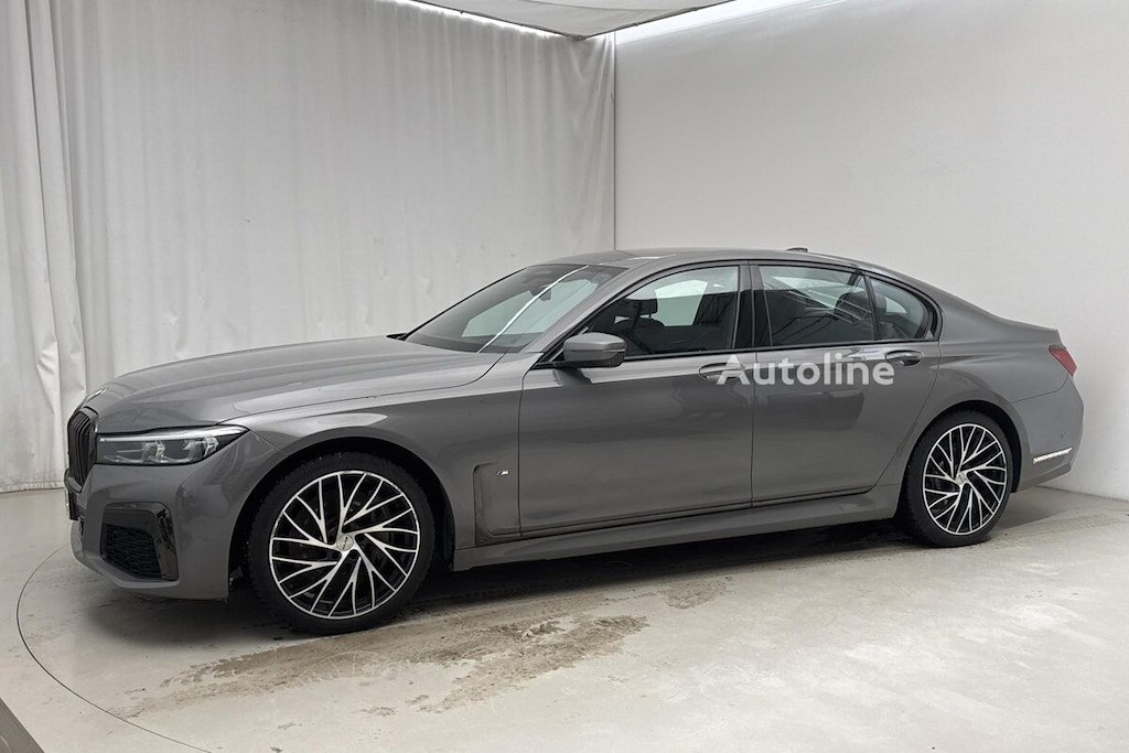 Prodaje se BMW 7-serien sedan na aukciji