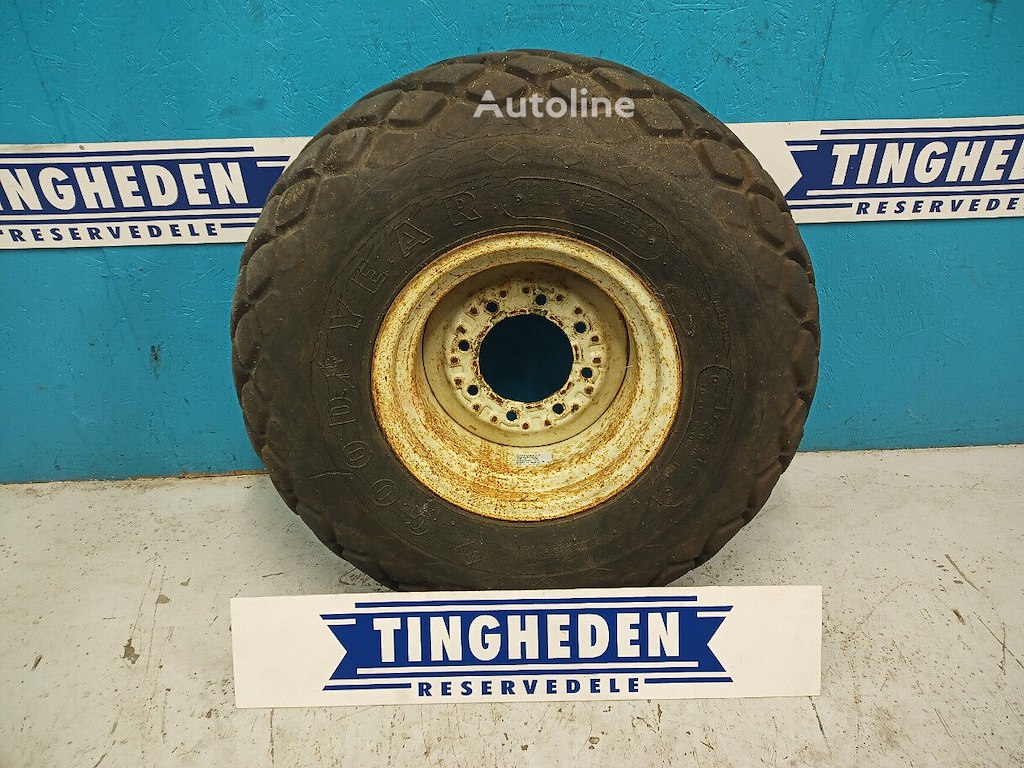 Goodyear 12.40 R 16 točak