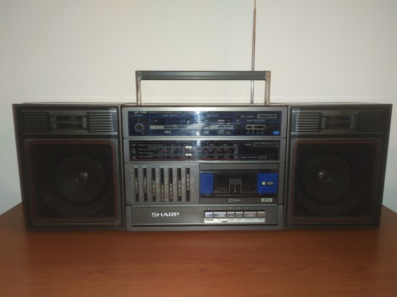 Sharp GF-7700Z Boombox