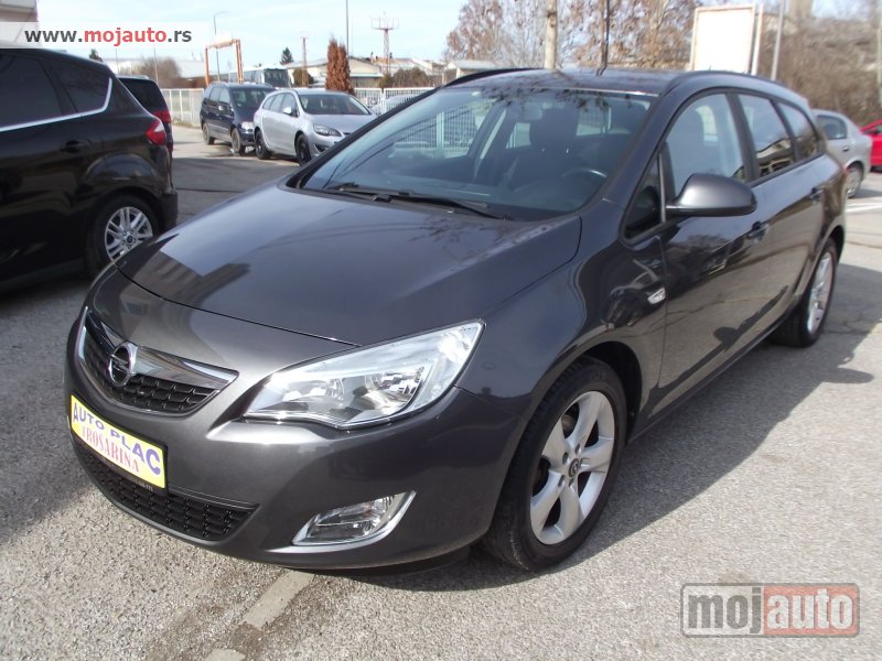 Opel Astra J 1.7 CDTI 81 KW ALU NOV