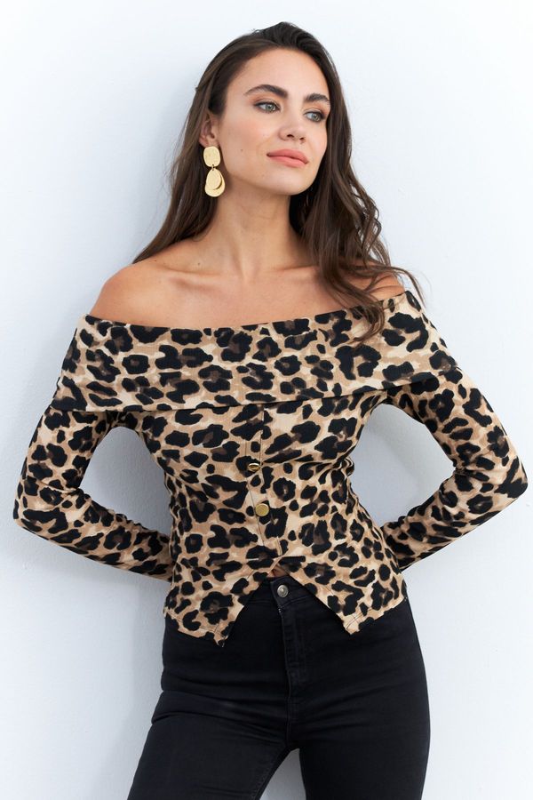 COOL & SEXY WOMEN'S CAMEL-BLACK MADONNA COLLAR LEOPARD BLOUSE RLO77