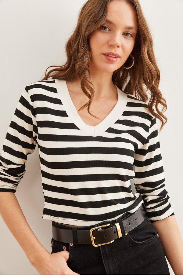OLALOOK WOMEN'S THICK STRIPED BLACK V NECK SOFT TOUCH FLEXIBLE BLOUSE