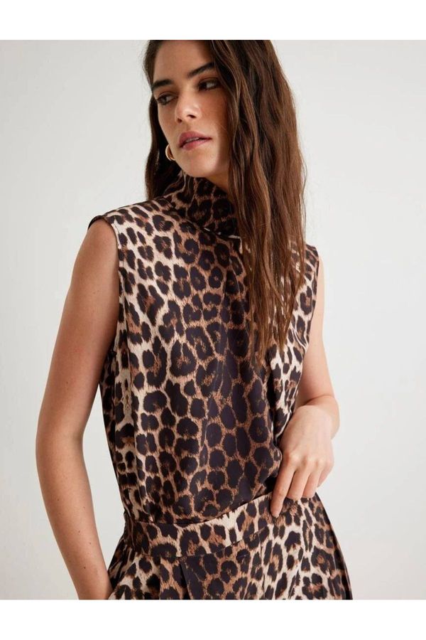 KOTON LEOPARD PATTERNED BLOUSE SLEEVELESS HIGH COLLAR PLEAT DETAILED