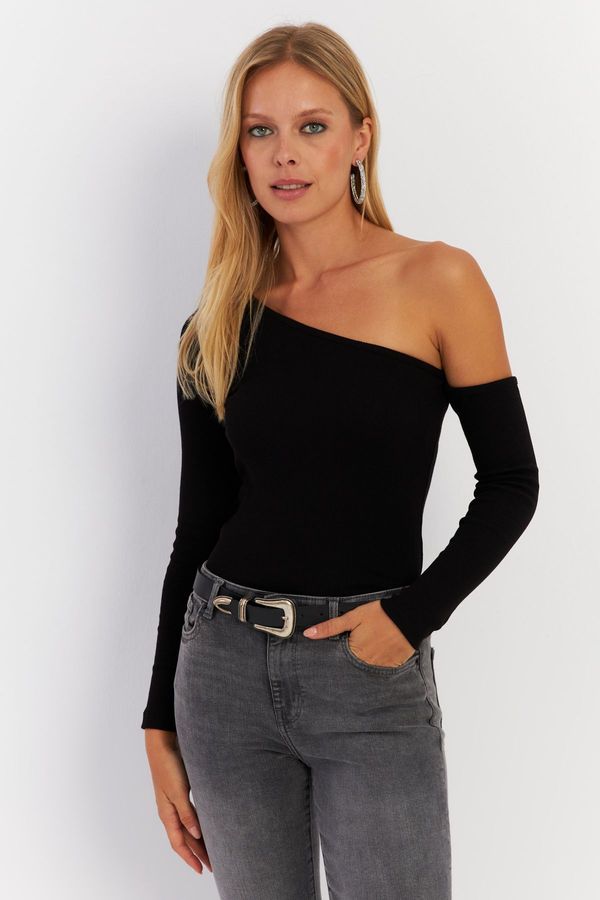 Cool & Sexy Women's Black Asymmetric Sleeve Camisole New Year's Blouse HOR1