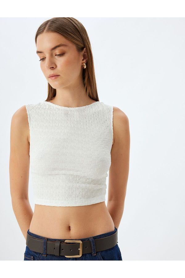KOTON TEXTURED SLIM FIT ROUND NECK BACK DETAIL SLEEVELESS CROP TOP