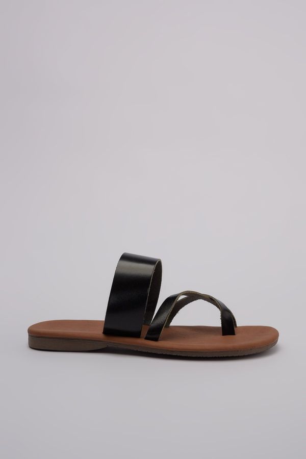 TRENDYOL GENUINE LEATHER BLACK WOMEN'S SLIPPERTAKS20TE0092