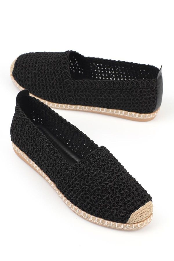 CAPONE OUTFITTERS CAPONE WOMEN'S OVAL TOE BLACK SLIP ON THREAD ESPADRILLES