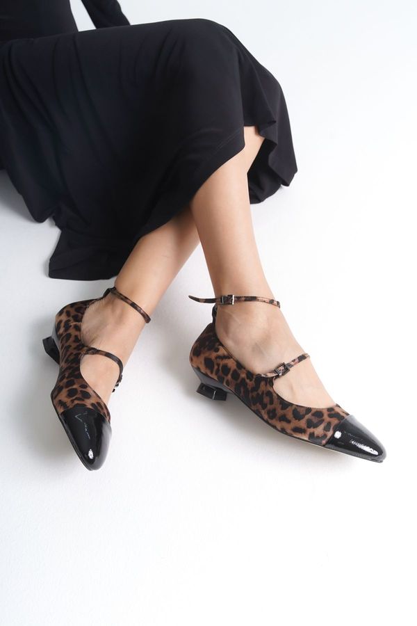 CAPONE OUTFITTERS ANKLE STRAP LOW HEEL WOMEN'S SHOES