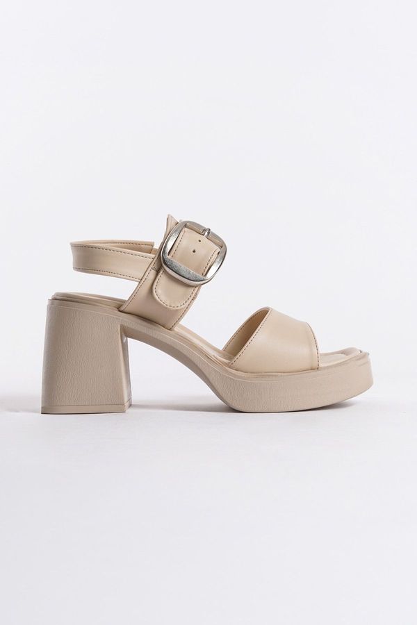 CAPONE OUTFITTERS WOMEN'S PLATFORM DOUBLE STRAP METAL BUCKLE SANDALS