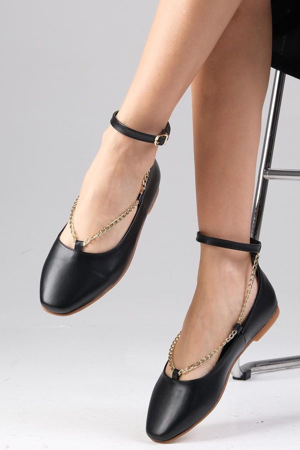 MIO GUSTO JENNIFER BLACK COLOR CHAIN ACCESSORY FLAT TOE WOMEN'S FLAT SHOES