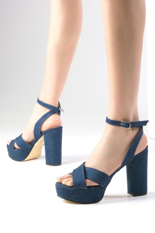 MIO GUSTO ELLIS JEANS WOMEN'S BLUE COLOR CROSS STRAP DENIM FABRIC PLATFORM HEELED SANDALS