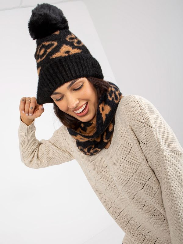 LADY'S BLACK-CAMEL WINTER CAP WITH POMPOM