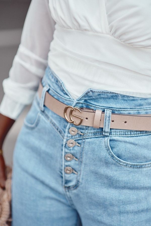 LEATHER BELT WITH GOLD BUCKLE OF BEIGE COLOR