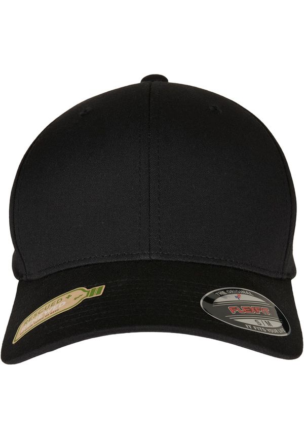 BLACK FLEXFIT RECYCLED POLYESTER CAP