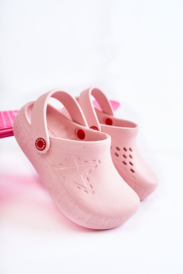 KIDS LIGHTWEIGHT SLIPPERS KROKS BIG STAR II375007 PINK