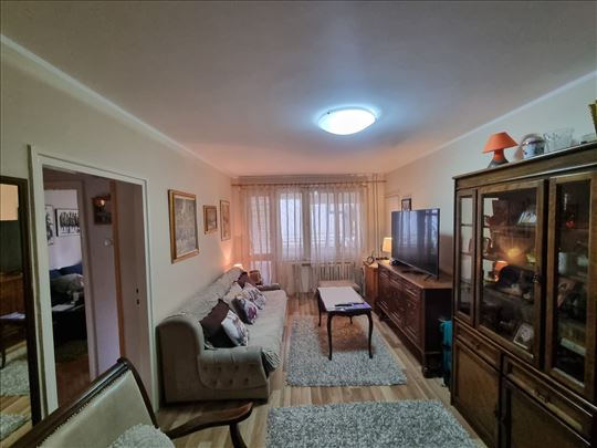 Odlican stan na Zvezdari–mir,zelenilo,savršen-62m2