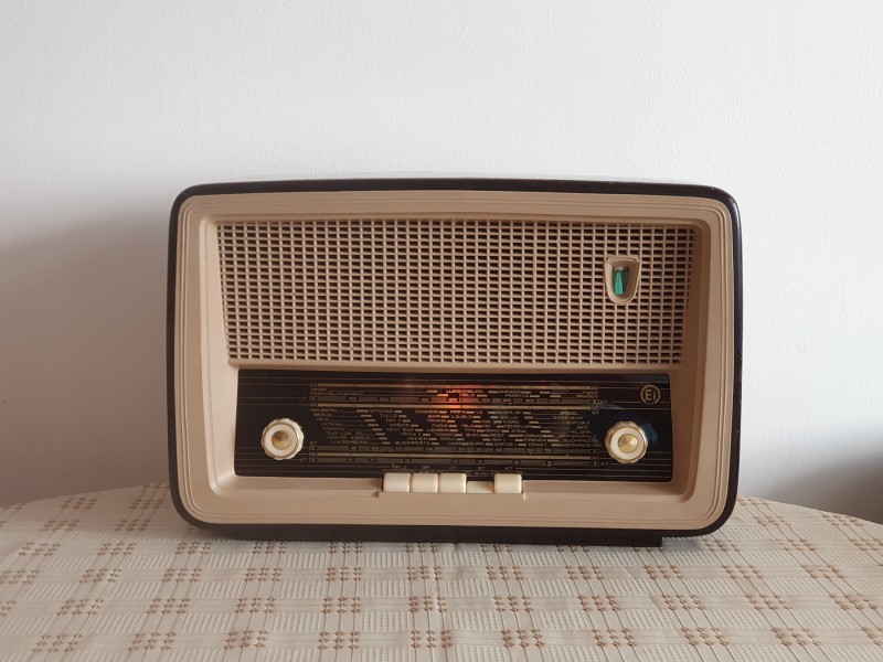 Stari radio RR 230