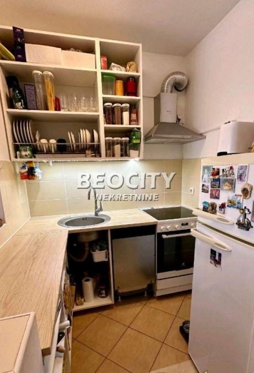 Novi Sad, Grbavica, Bulevar cara Lazara, 1. 5, 37m2, 400EUR Pet friendly