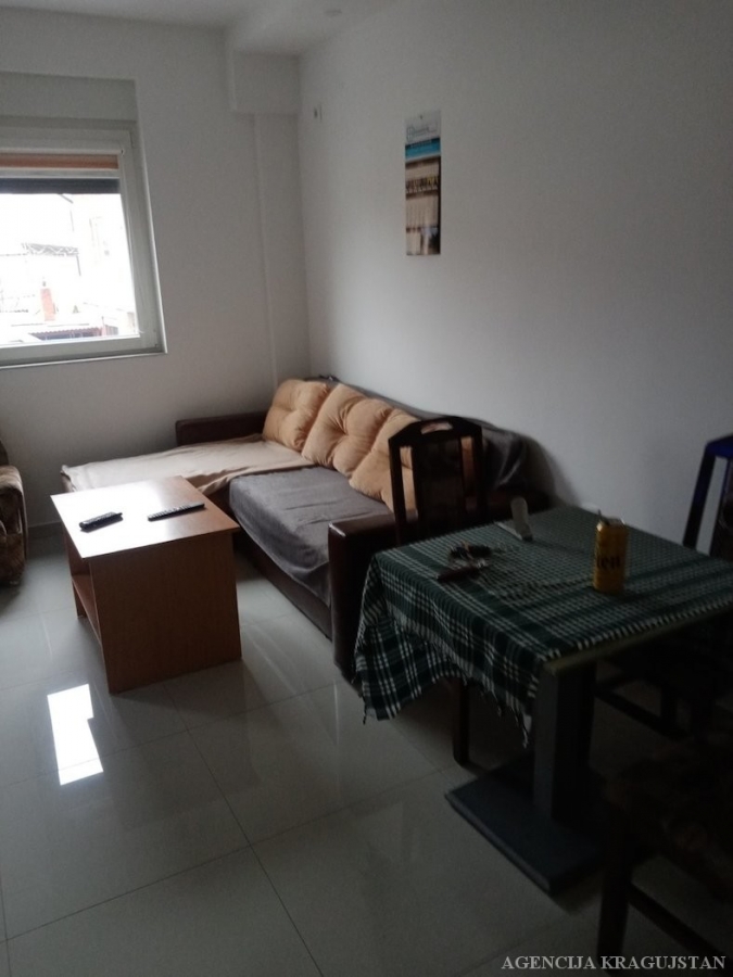 Izdavanje, Stan, 40m2 , Kragujevac