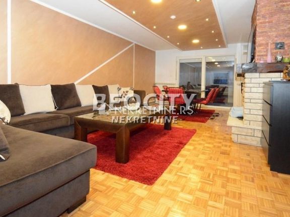 Barajevo, Meljak, Brastva jedinstva , 8.0, 380m2, 920000EUR