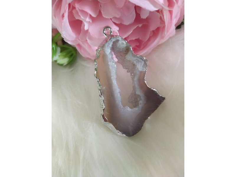 ✨PRIVESAK NATURAL STONE GEODE✨NOVO✨