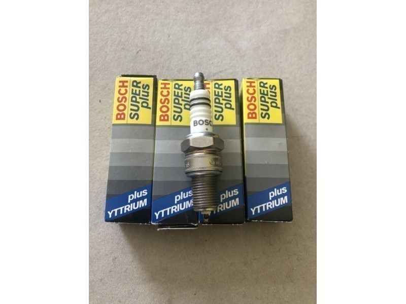 BOSCH - Svecice za auto WR9DC - Nemacka -
