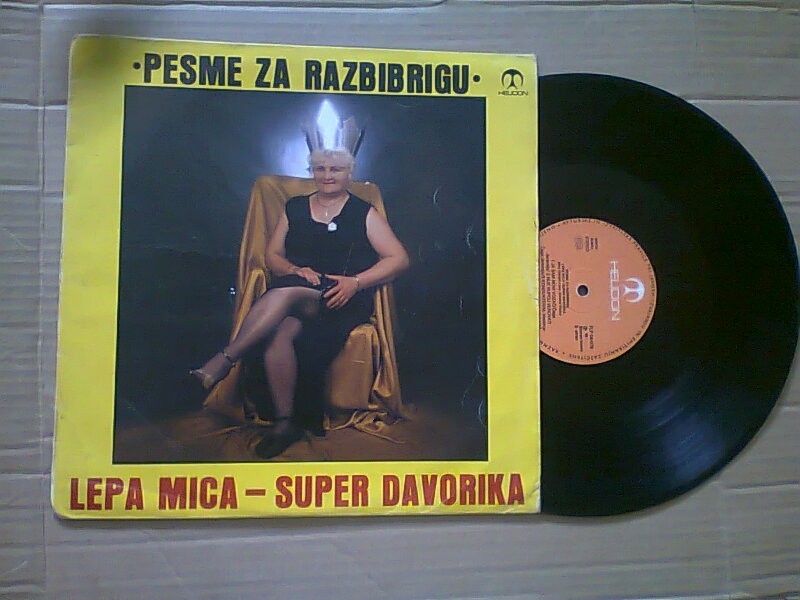 Lepa Mica super Davorika - pesme za razonodu