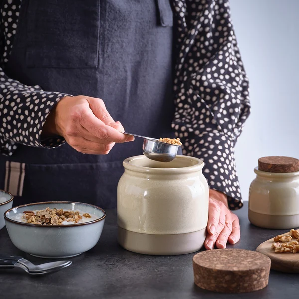 Tegla s poklopcem, bež, 1 l
