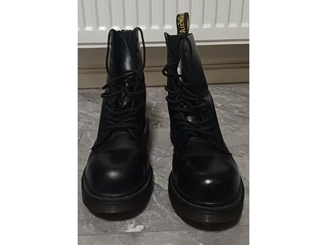 Dr Martens čizme original broj 41