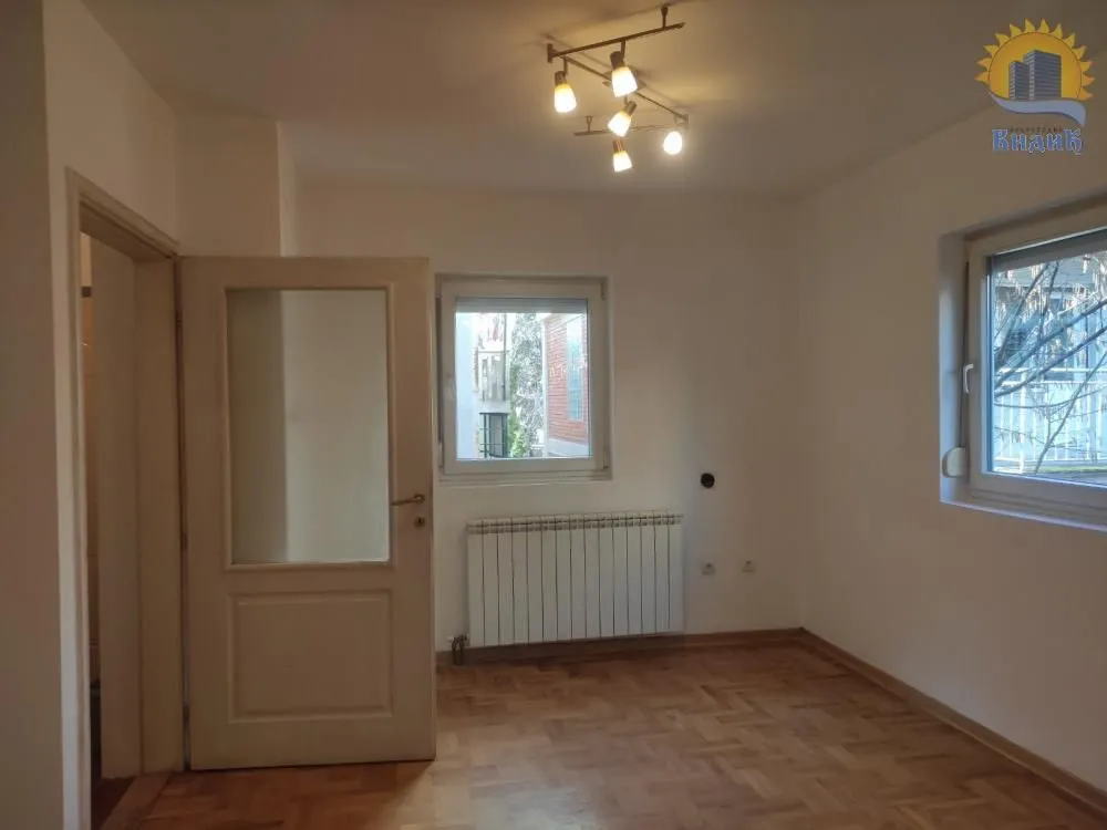 Izdavanje, četvorosoban stan, 82m2, Banovo Brdo, Beograd