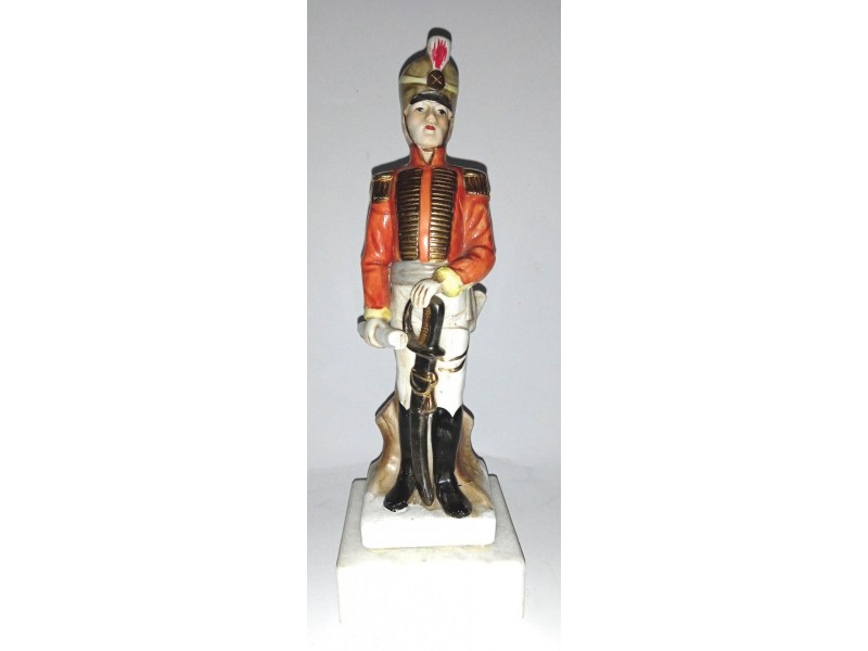 FIGURA - PORCELAN, MERMER, OFICIR HUNGARY 26cm