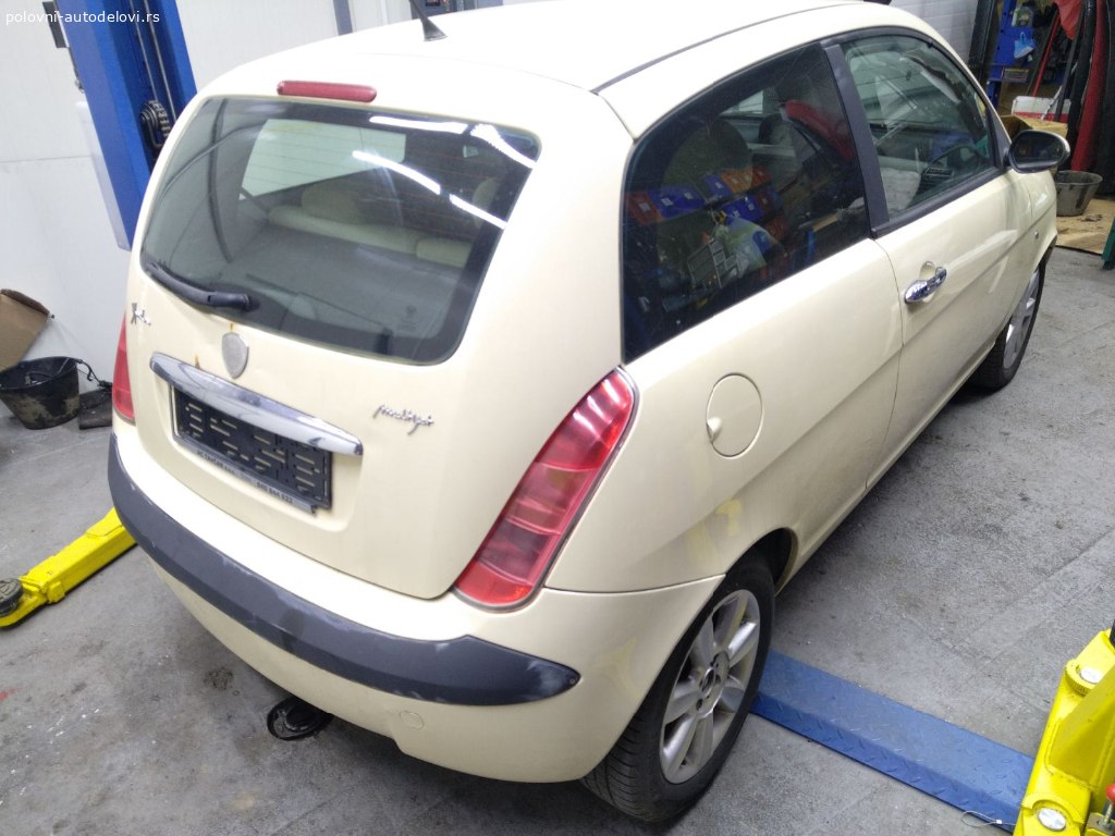 Lancia ypsilon vrata kod boje 228 Originalni delovi Moguca