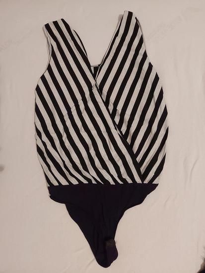 Crno beli elegantni bodi